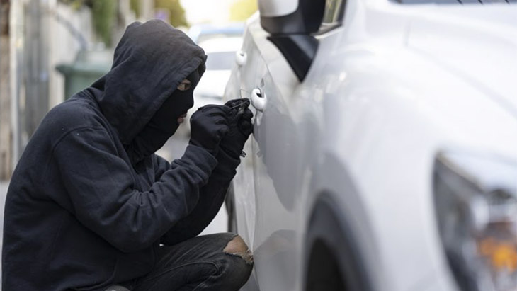 Criminals using cheap tracking devices to target drivers