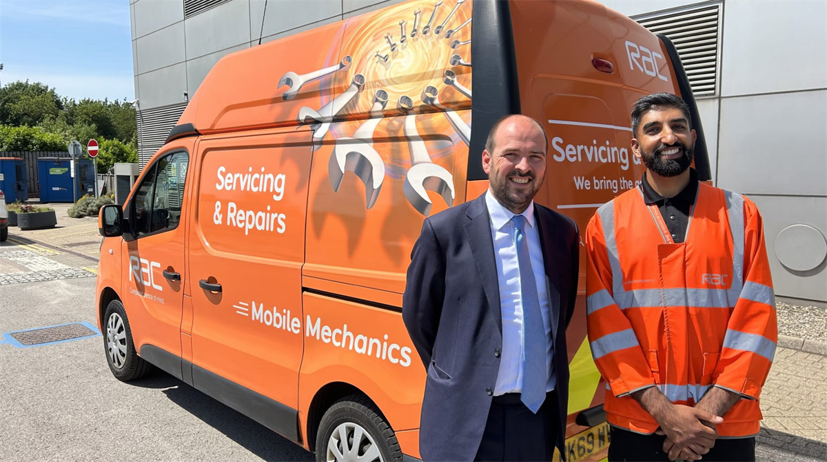 RAC offers car servicing or repairs at home or work
